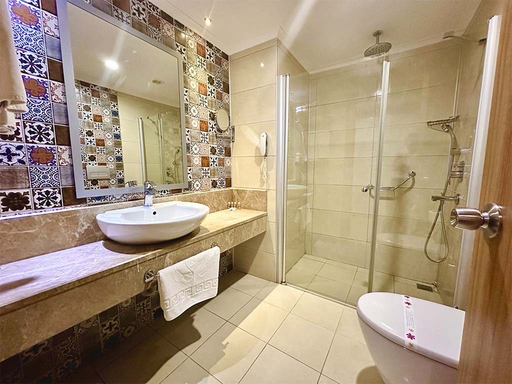 Blue Wave Hotel - All Inclusive-hotell med barnvänlig vattenpark i ...